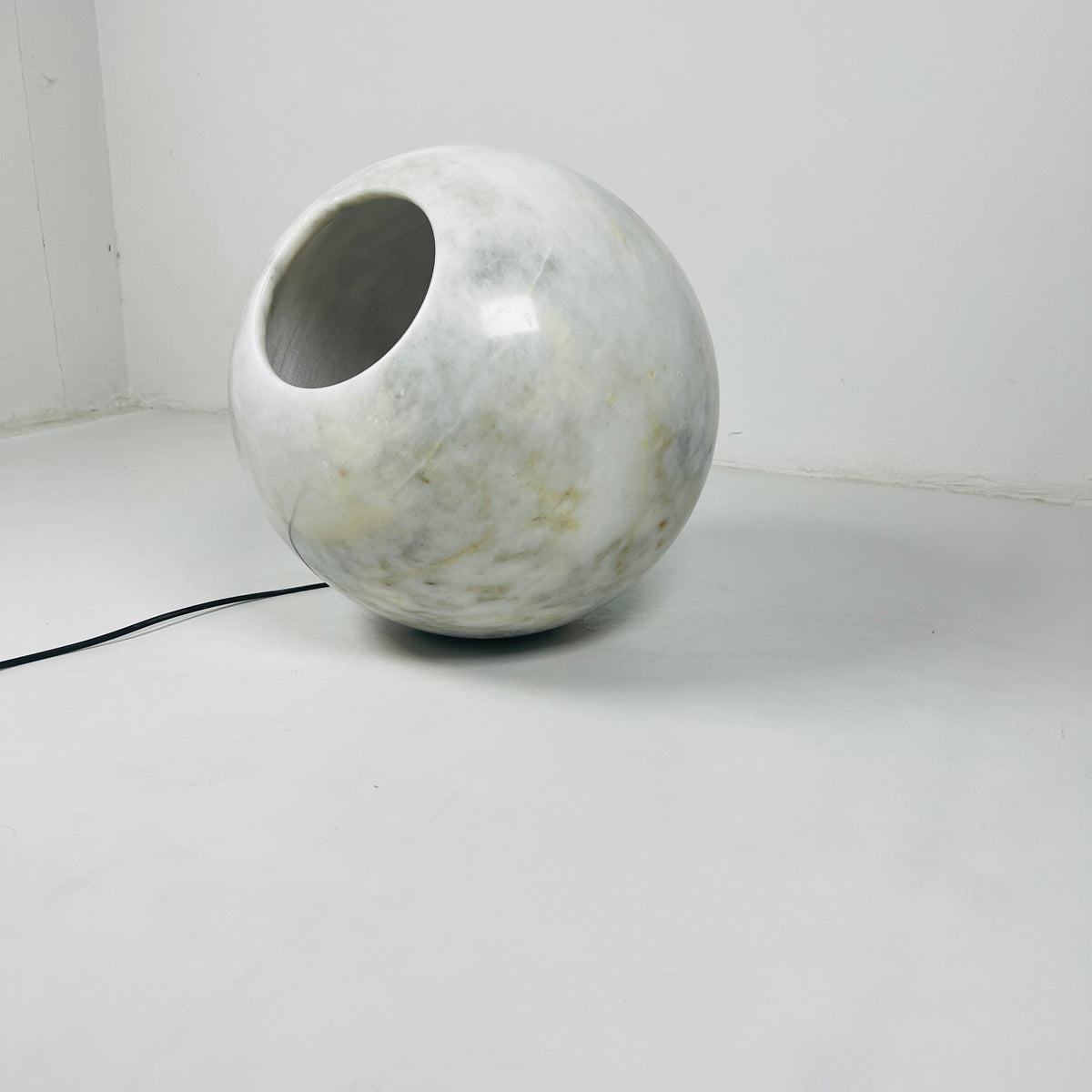 Pristine Glow Sphere Lamp | Noon & Co Designs